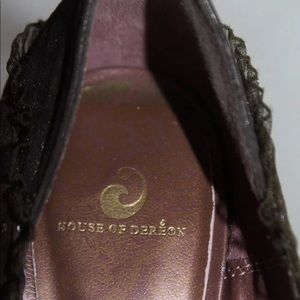 house of dereon | Shoes | House Of Dereon Met Brown Platform Ruffle ...